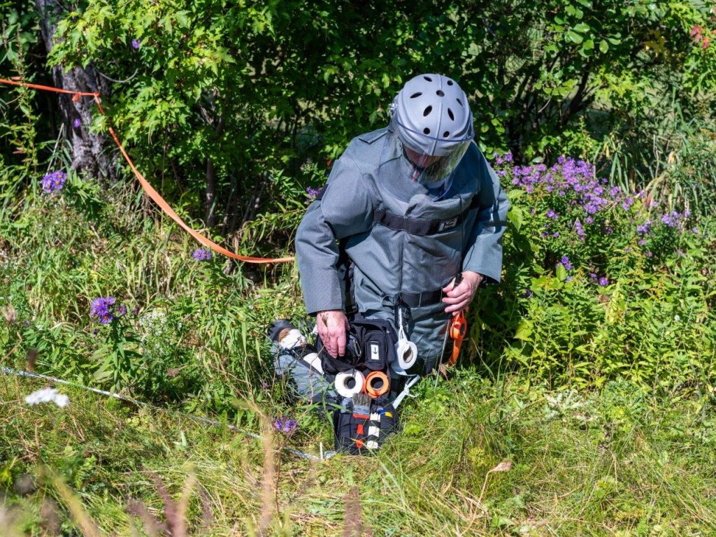 Individual Demining Kit - Med-Eng